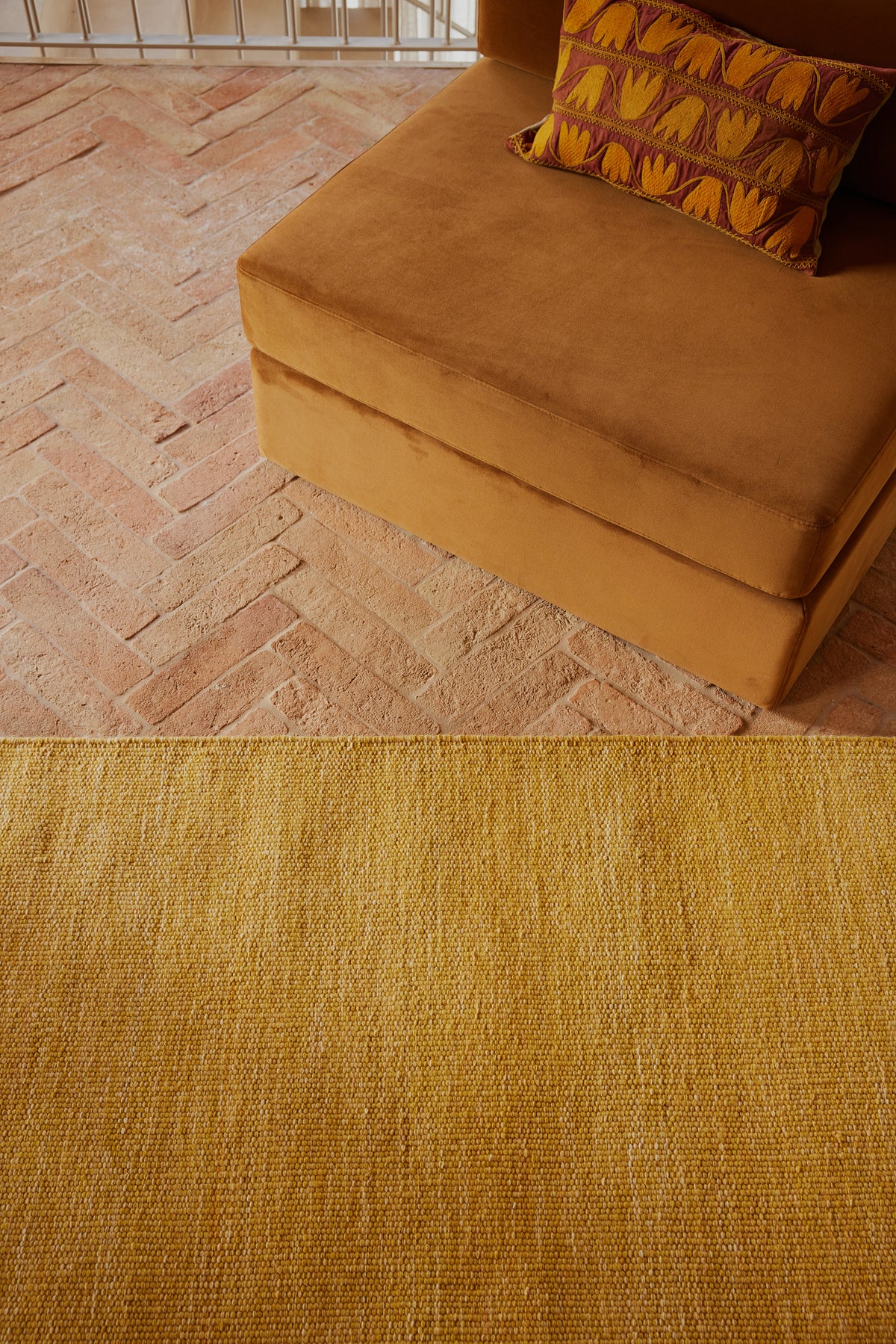 Buy Living Room Rugs | Living Area Rugs | Hali Rugs